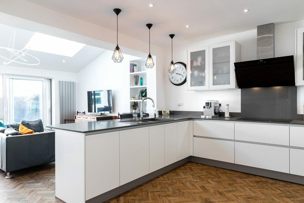 Bright & Traditional British Kitchen | Ebstone Kitchens