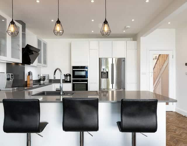 Bright & Traditional British Kitchen | Ebstone Kitchens