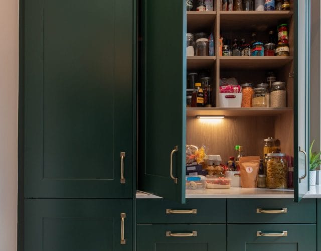 Traditional Racing Green Kitchen | Ebstone Kitchens