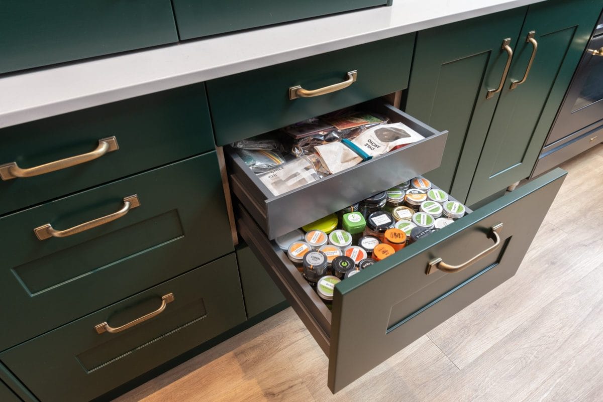 Traditional Racing Green Kitchen | Ebstone Kitchens