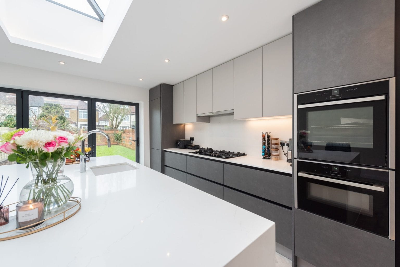 Monochrome Contemporary Kitchen | Ebstone Kitchens