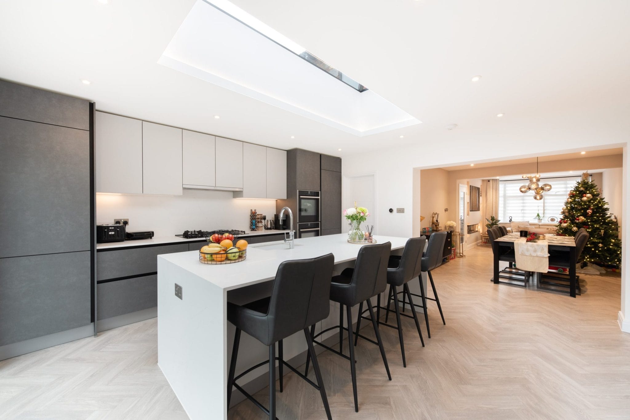 Monochrome Contemporary Kitchen | Ebstone Kitchens