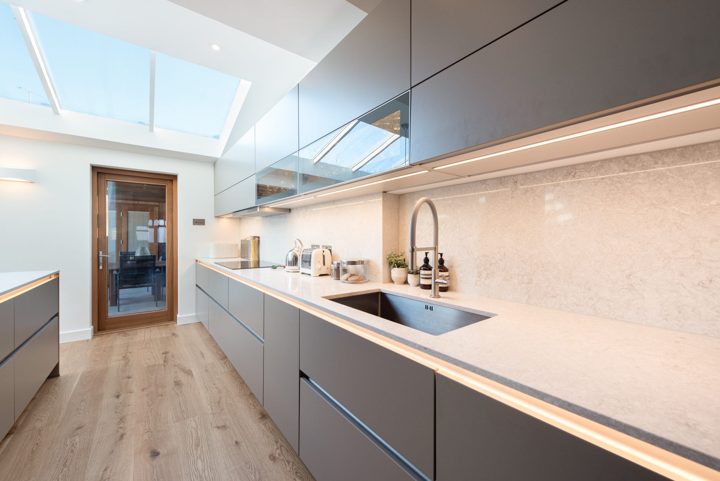 Warm and Minimal Handleless Kitchen | Ebstone Kitchens